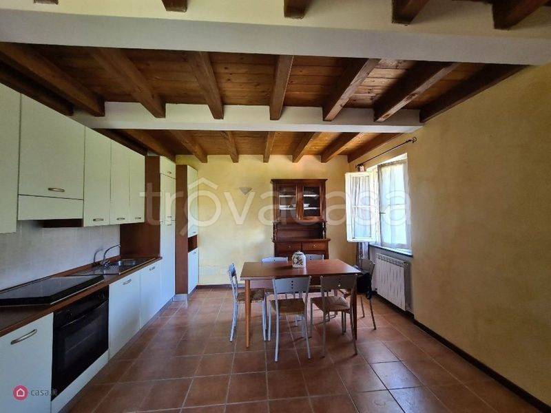 Appartamento in vendita a Pignone via per Battipagliano