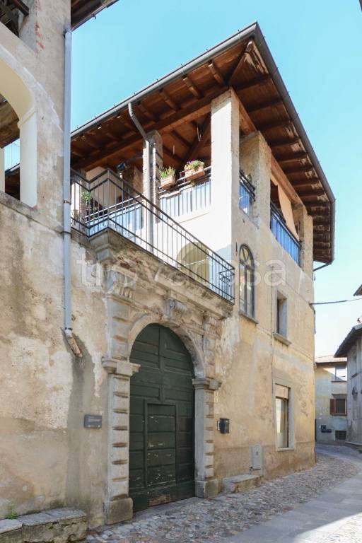 Appartamento in vendita a Castello Cabiaglio via Giacomo Matteotti