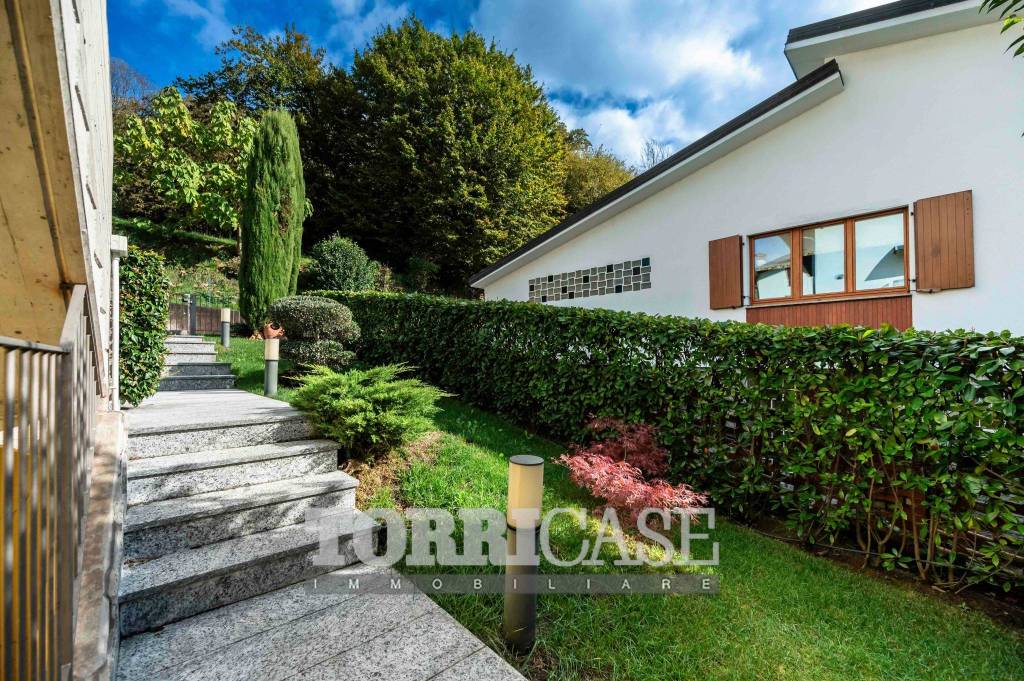 Appartamento in vendita ad Alzano Lombardo via Montelungo, 3