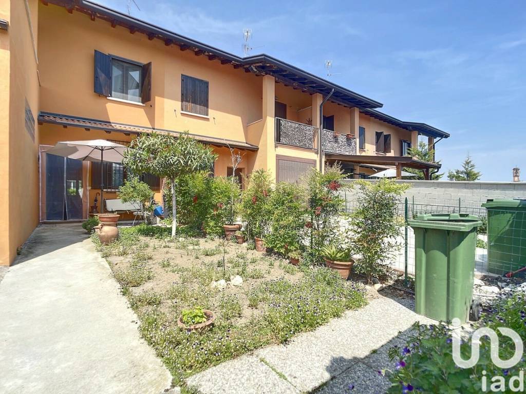 Villa in vendita a Carbonara al Ticino via Angelo Gorini