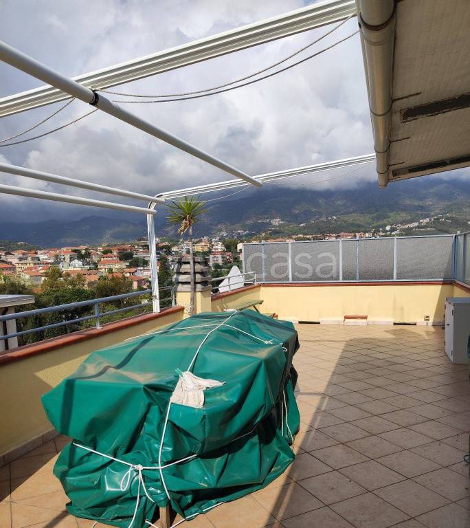 Attico in in vendita da privato a Loano via Aurelia, 214