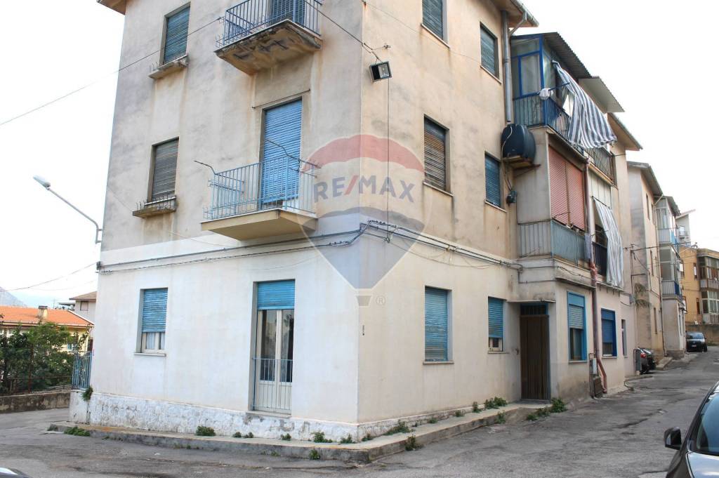 Appartamento in vendita a Monreale via Filippo Turati, 7