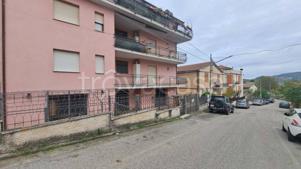 Appartamento in in vendita da privato a Colle di Tora via dello Sport, 16