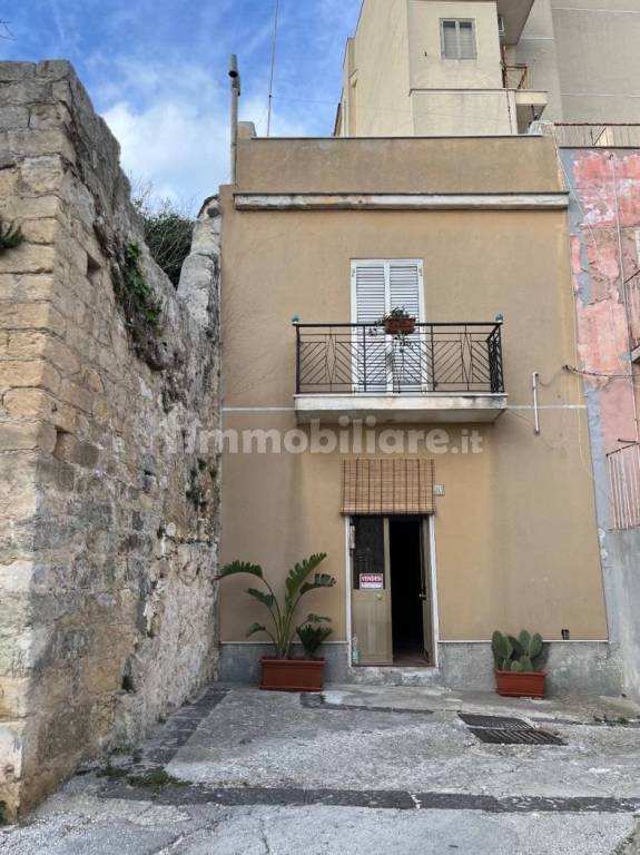 Intero Stabile in in vendita da privato a Palazzolo Acreide via Acrense