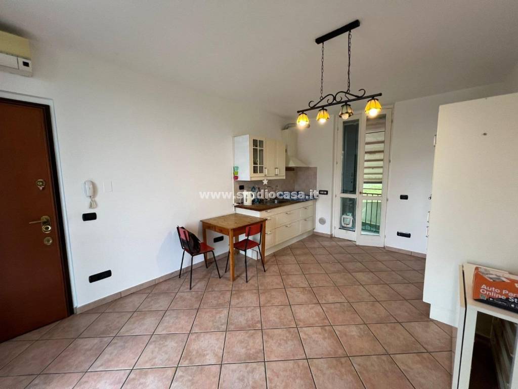 Appartamento in vendita a Valera Fratta via savonarola