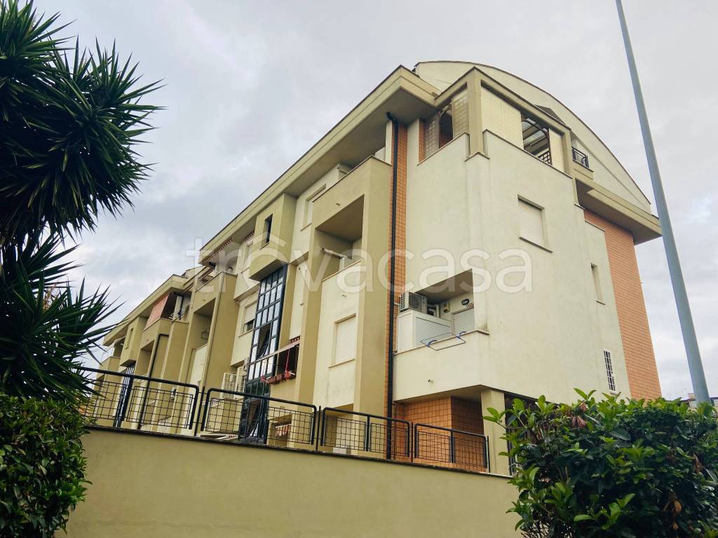 Appartamento in vendita ad Albano Laziale via Abetonia, 9