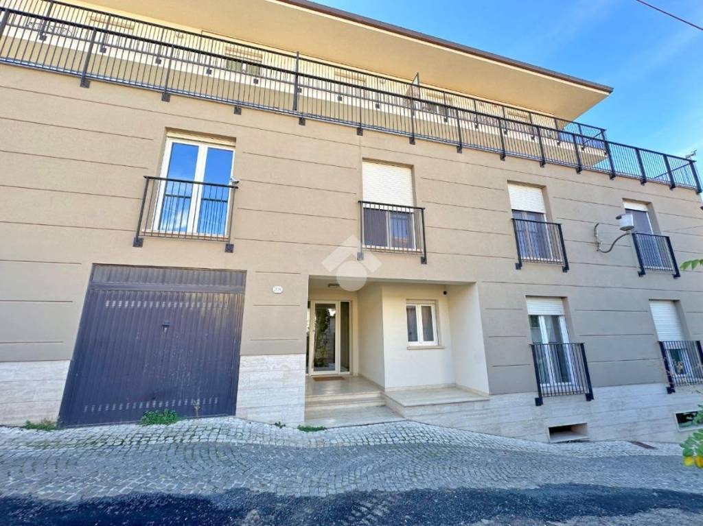 Appartamento in vendita a L'Aquila via rustici, 38