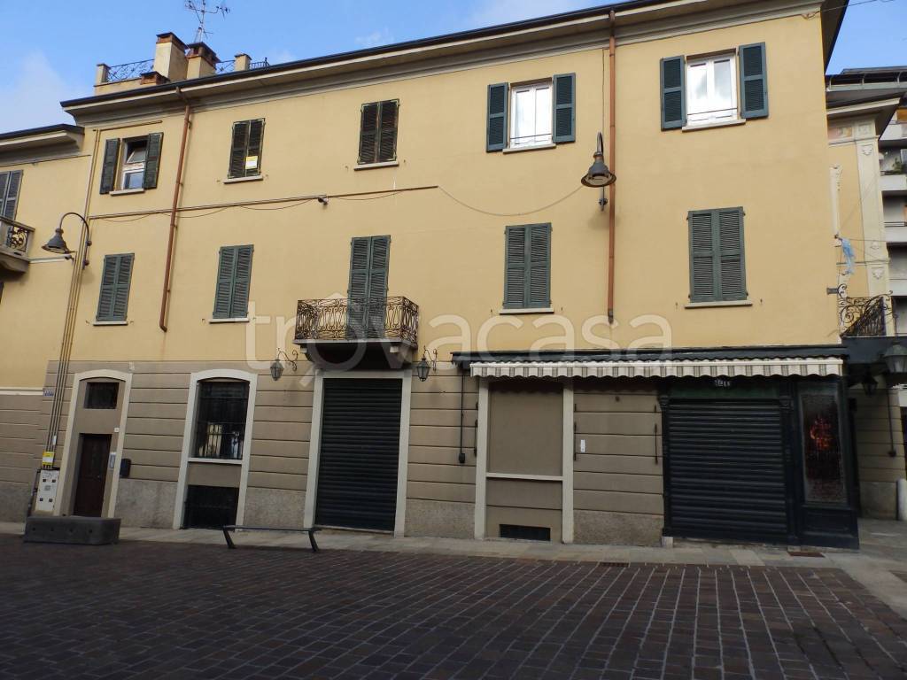 Appartamento in vendita a Cantù largo 20 Settembre, 2