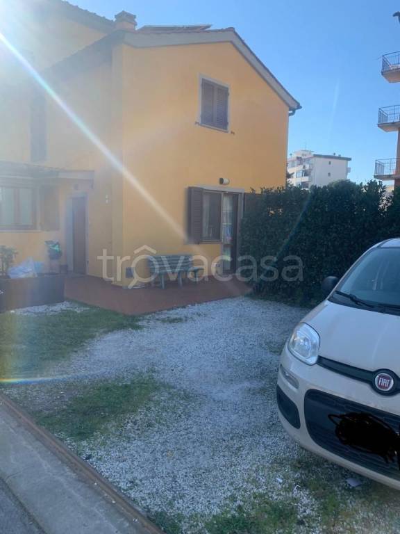 Casa Indipendente in in vendita da privato a Prato via Montalese, 347