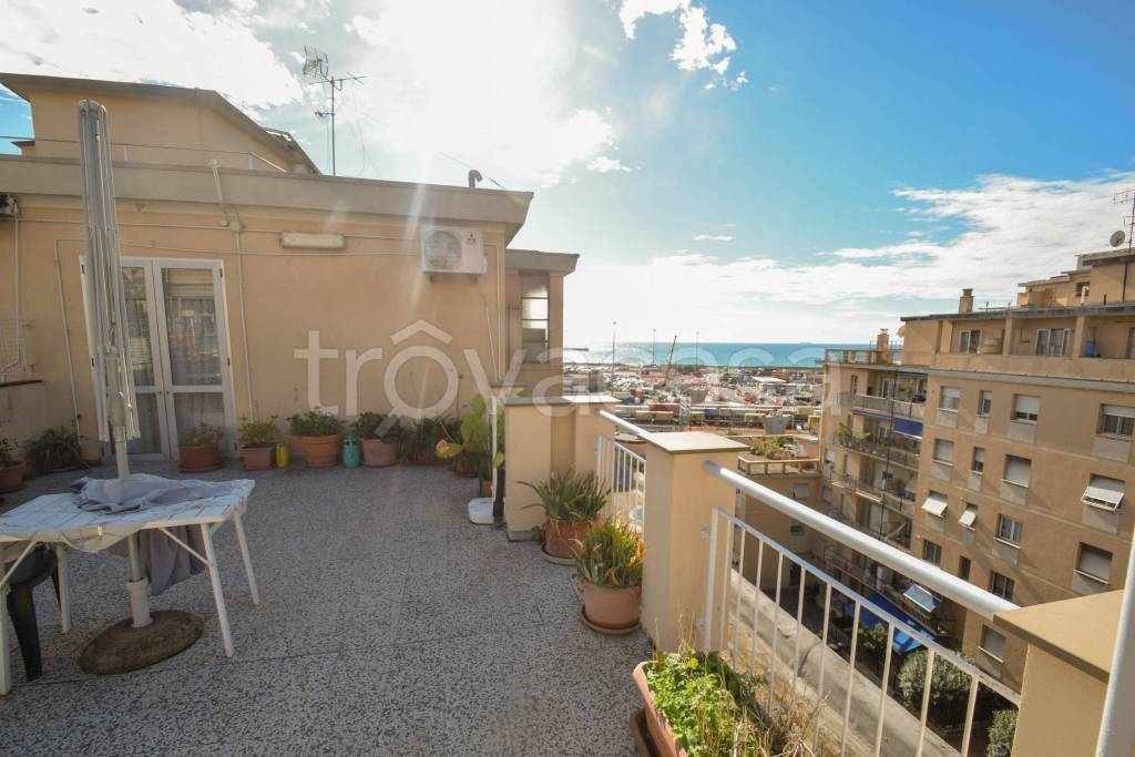 Appartamento in vendita a Genova via Giacomo Filippo Porrata, 37