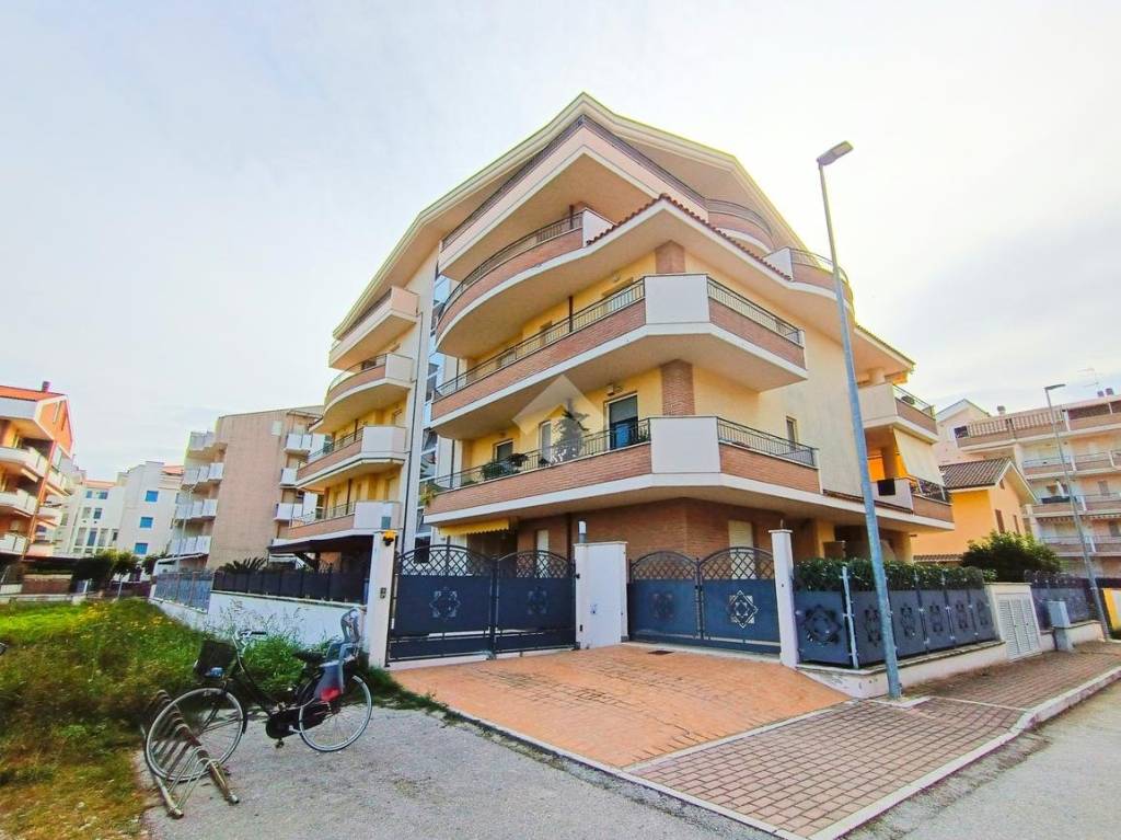 Appartamento in vendita a Tortoreto via Corradino d'Ascanio, 18