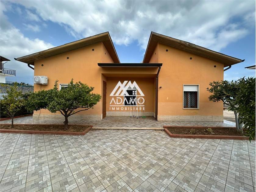 Villa in vendita ad Alcamo via Scampati, 126