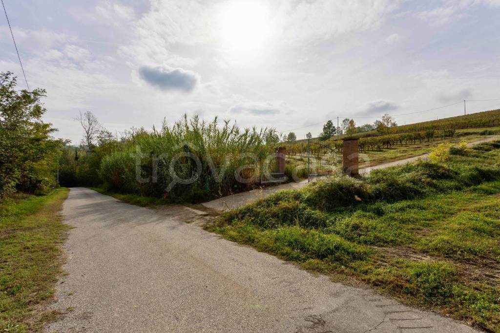 Cascina in vendita a Nizza Monferrato strada Baglio