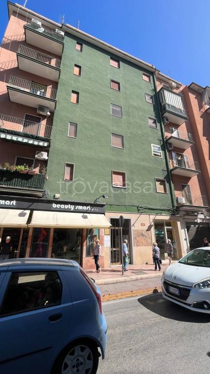 Appartamento in vendita a Taranto via Liguria, 65