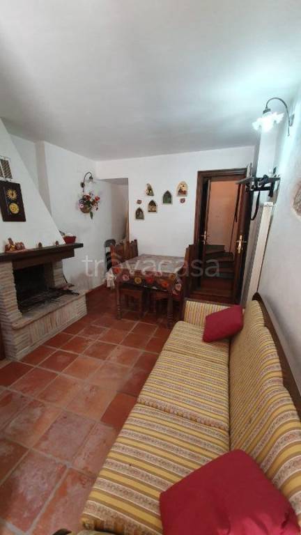 Casa Indipendente in vendita a Ovindoli via dell'Arco