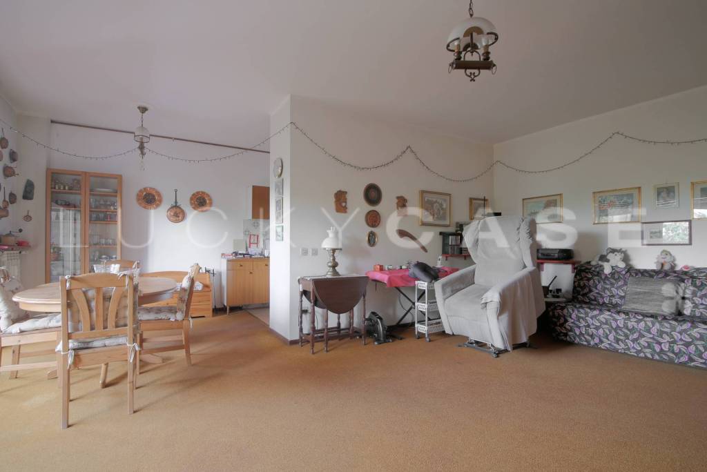 Appartamento in vendita a Cologno Monzese via Luigi Einaudi, 3