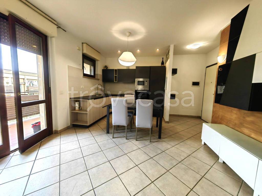 Appartamento in vendita a Prato via Antonio De Curtis, 13