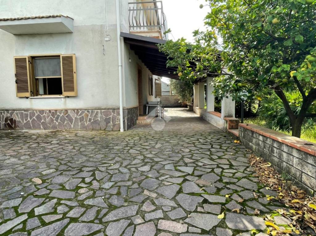 Villa Bifamiliare in vendita a Fondi via sugarelle