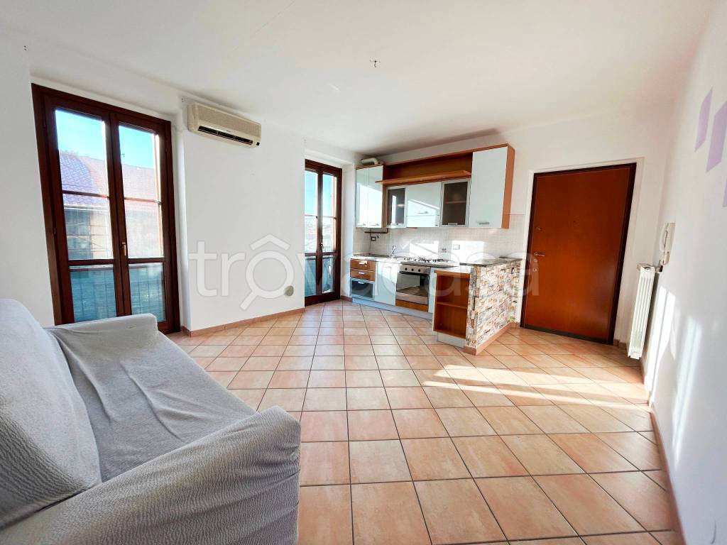 Appartamento in vendita a Gerenzano via Giuseppe Parini