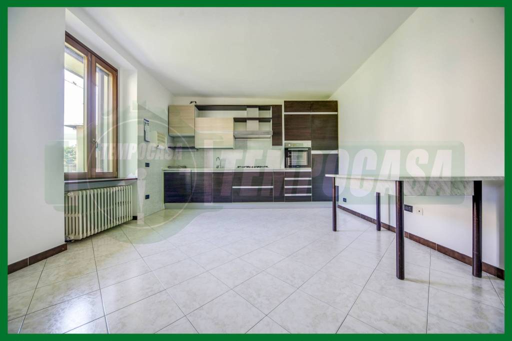 Villa Bifamiliare in vendita a Gavirate via Oltrona, 14