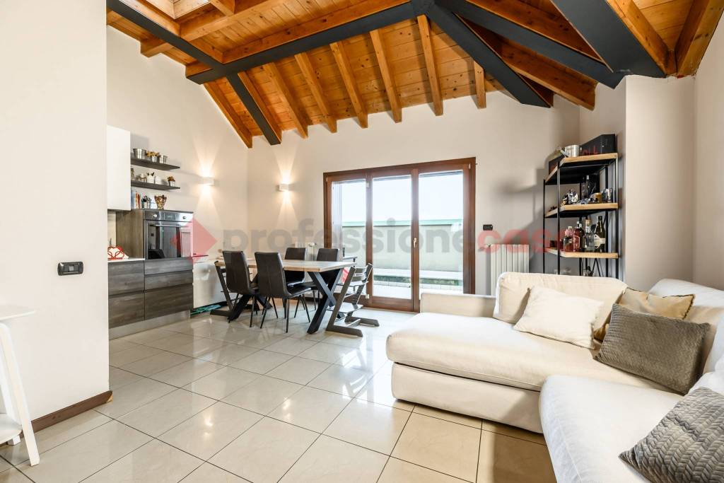 Appartamento in vendita a Buccinasco via Guido Rossa