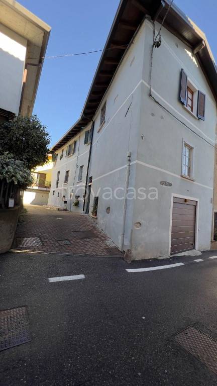 Casa Indipendente in in vendita da privato a Clivio via Abruzzi, 22