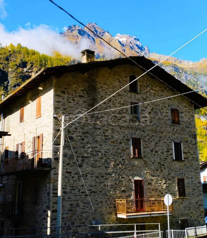 Appartamento in vendita a Chiesa in Valmalenco contrada Curlo