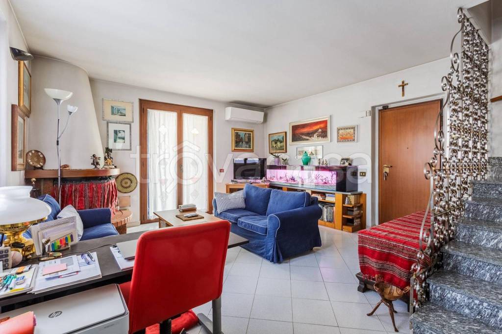 Appartamento in vendita a Bollate vicolo Tagliamento, 19