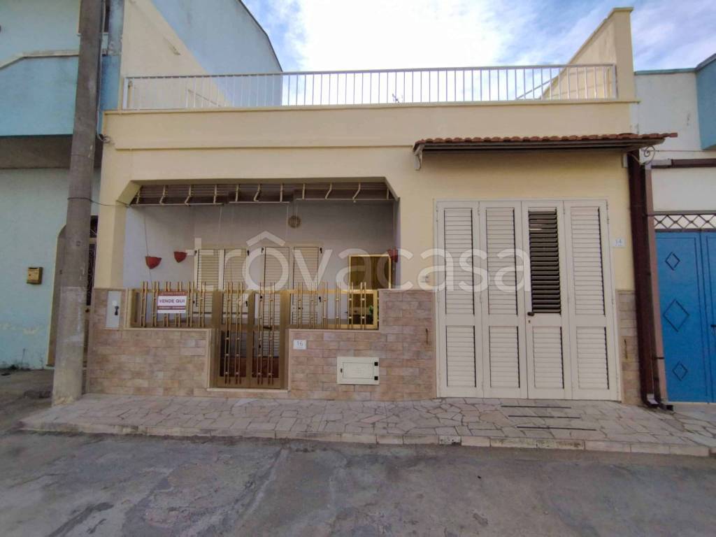 Casa Indipendente in vendita a Ugento via Sicilia, 14