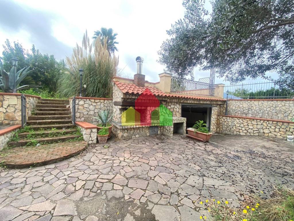 Villa in vendita a Giugliano in Campania via Vicinale Festinese