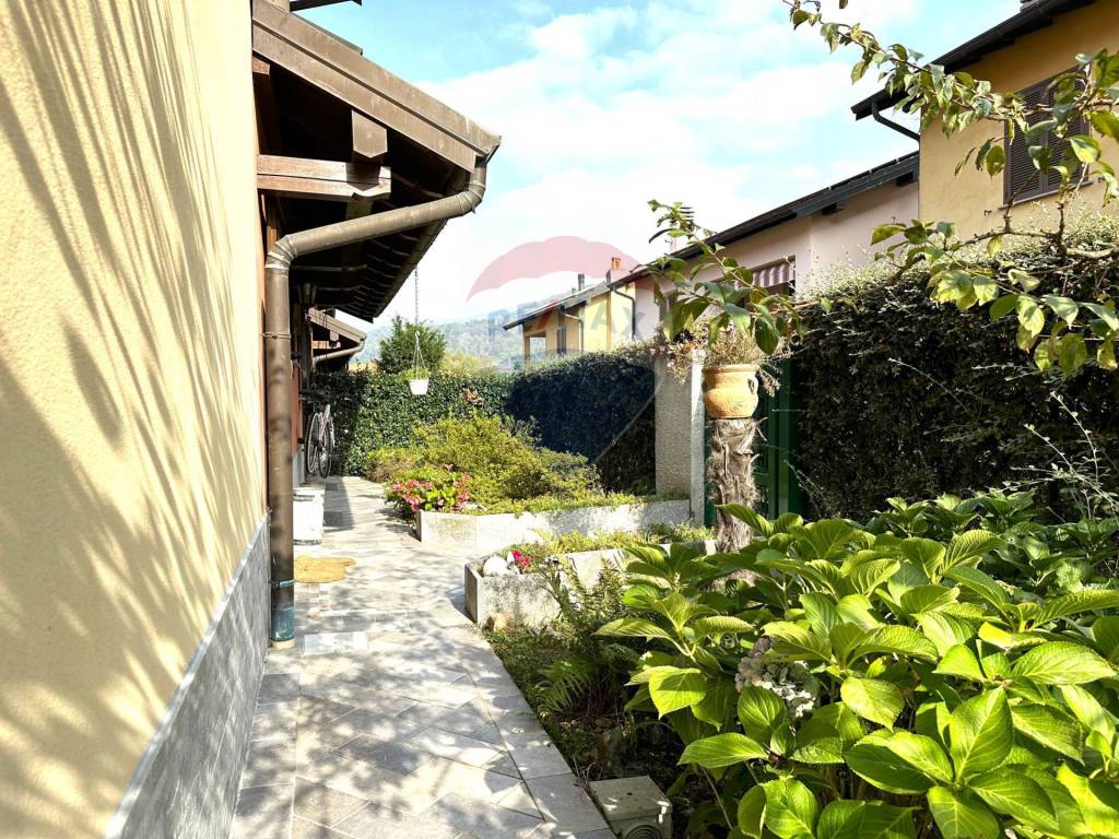 Villa in vendita a Gavirate via moncucco, 30/I