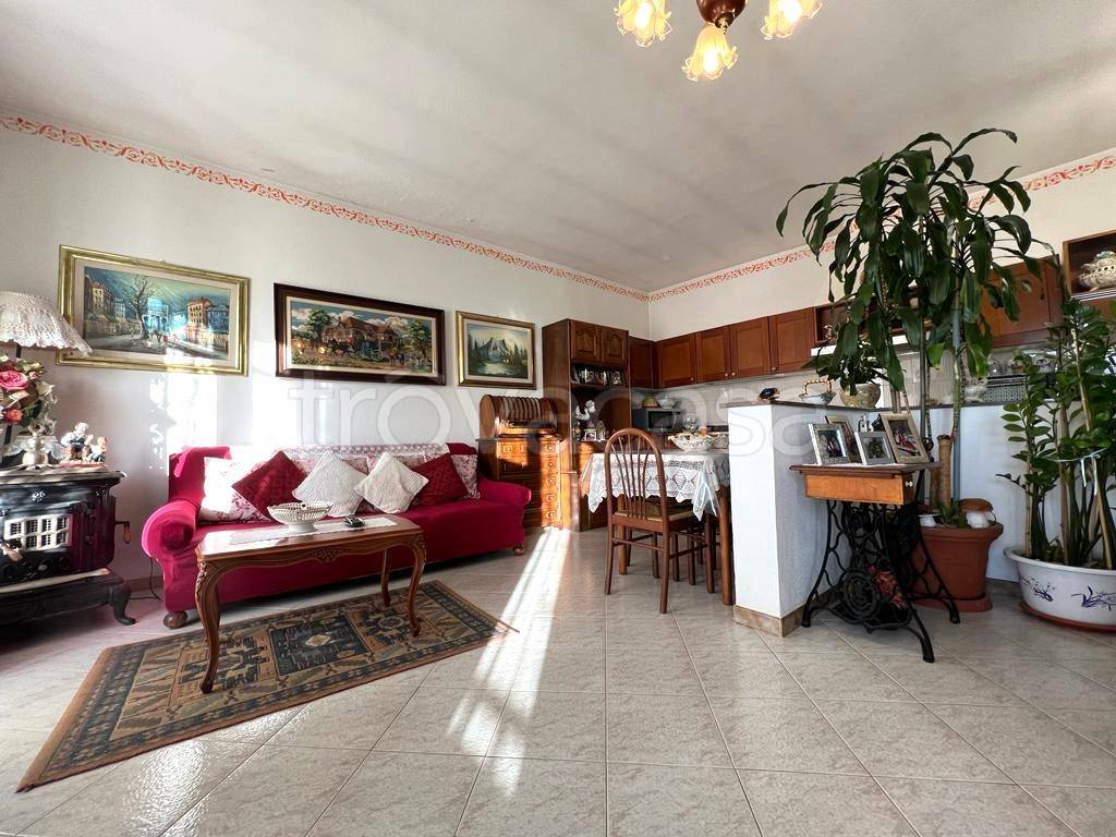 Casa Indipendente in vendita a Montà via Adua, 35