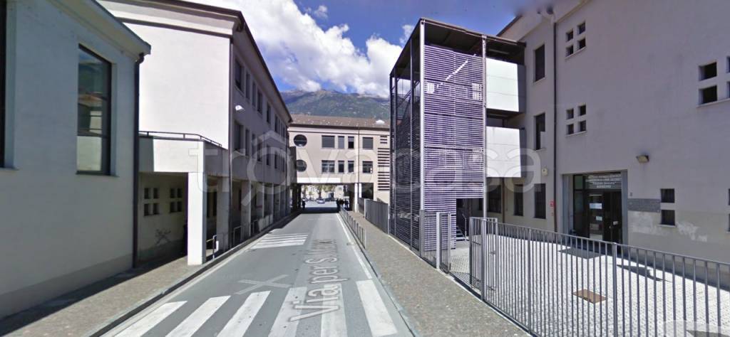 Appartamento all'asta a Sondrio via Romegialli