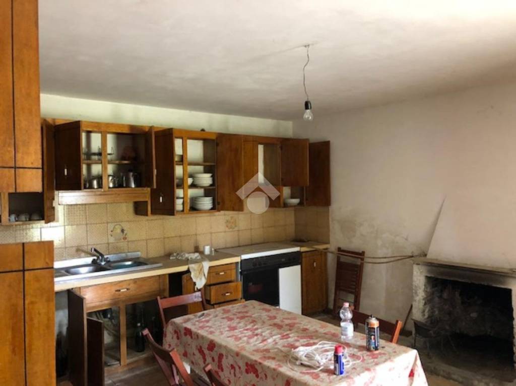 Casa Indipendente in vendita a Veroli contrada aia le monache, 91