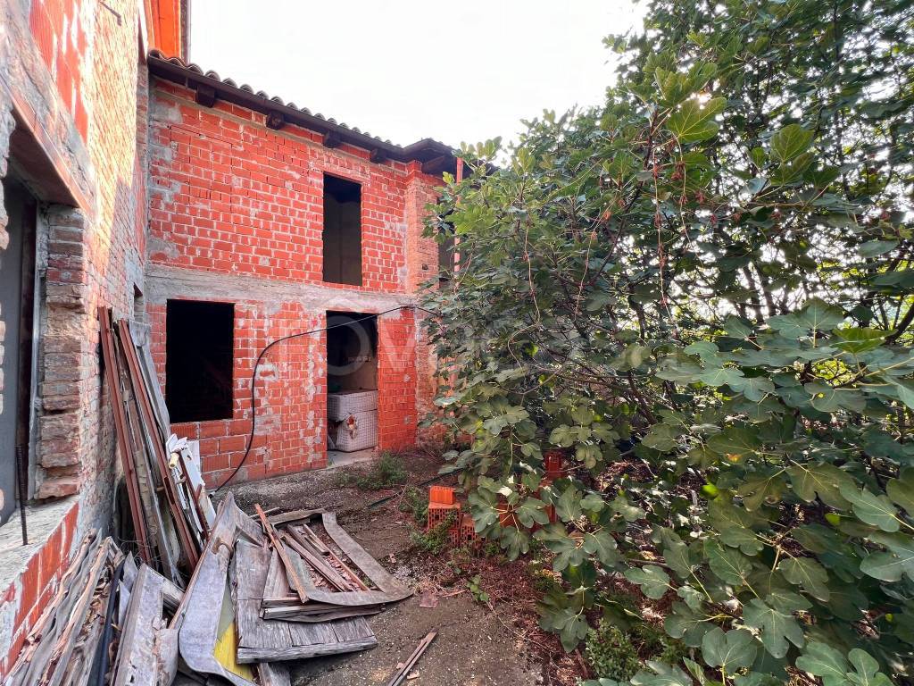 Rustico in vendita a Maranzana via Roma, 9