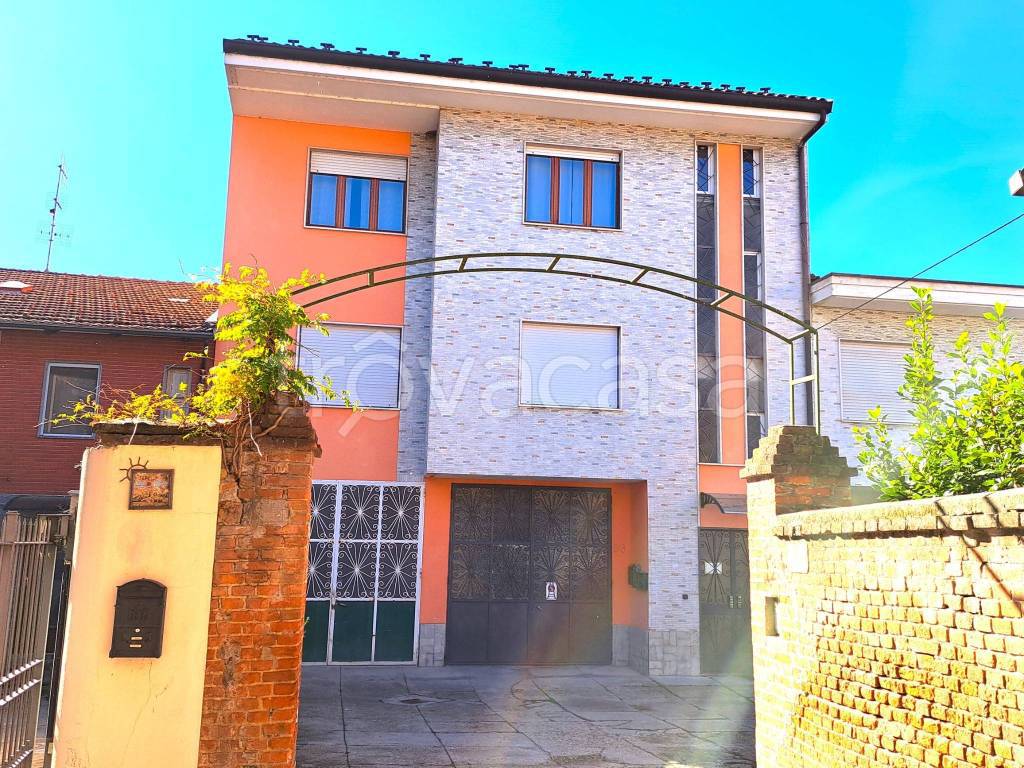 Appartamento in vendita a Monticello d'Alba via Stazione, 12