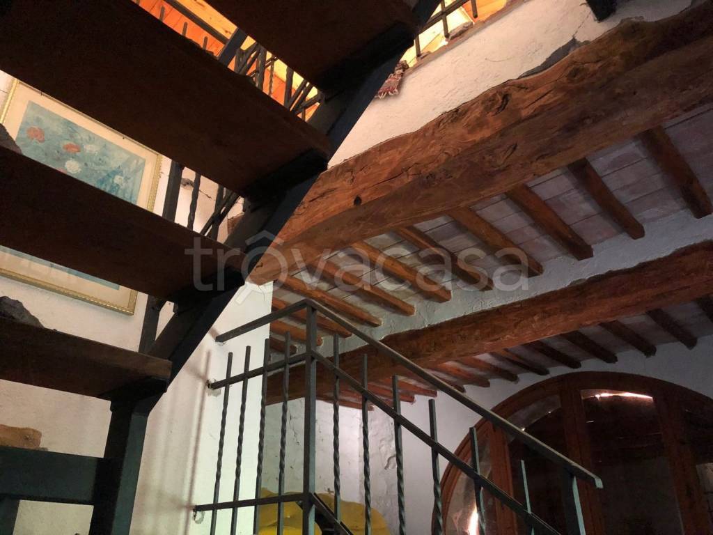 Cascina in vendita a Fiastra pie di salto