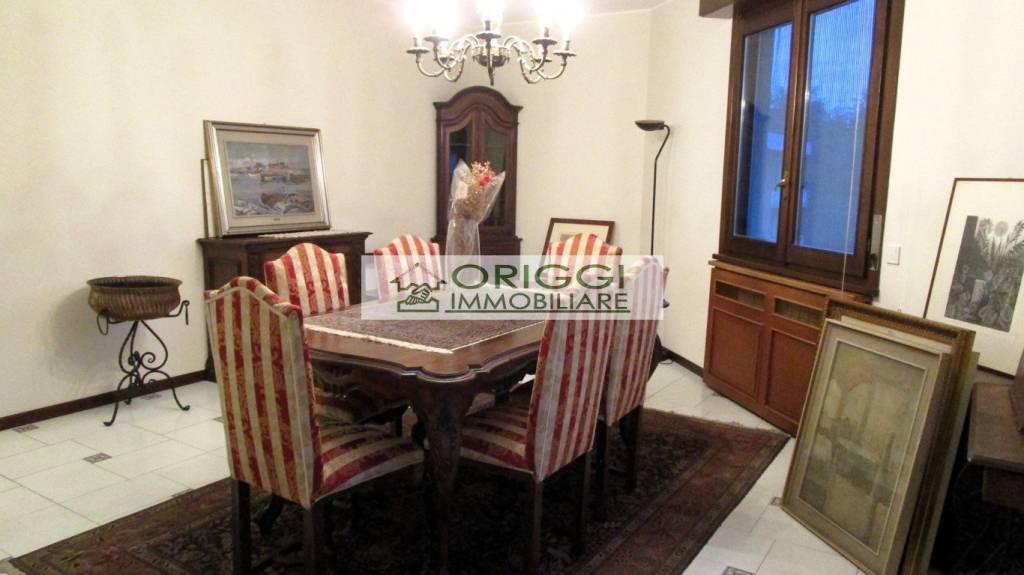 Appartamento in vendita ad Arese piazza 5 Giornate, 26