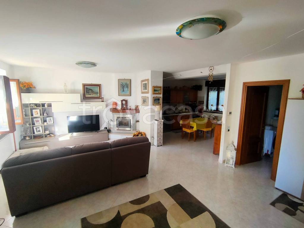 Casa Indipendente in vendita ad Azzano d'Asti