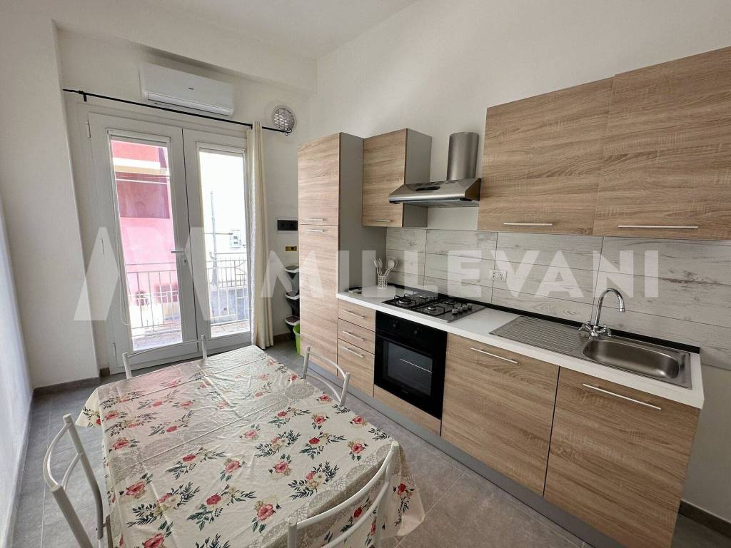 Casa Indipendente in vendita a Pozzallo via Ugo Foscolo