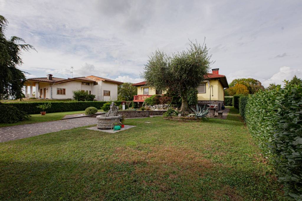 Villa in vendita a Rive d'Arcano via Divisione Julia