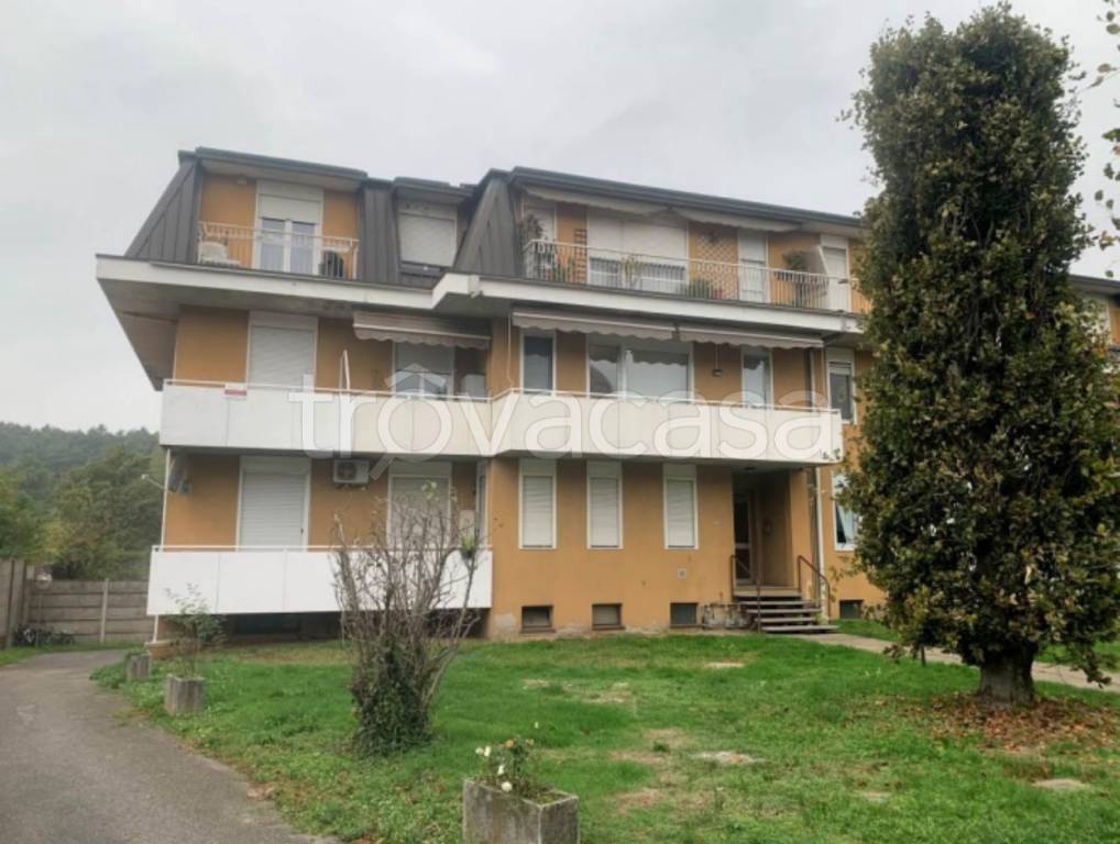 Appartamento all'asta a Castronno via Roma