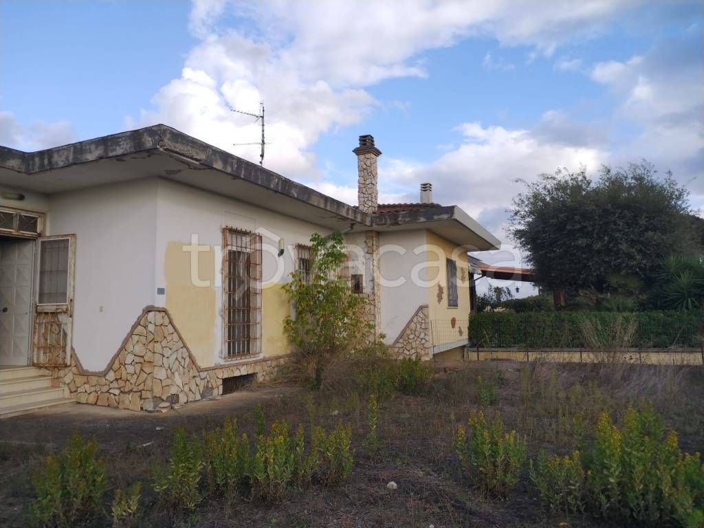 Villa Bifamiliare in vendita a Latina strada Lunga, 2