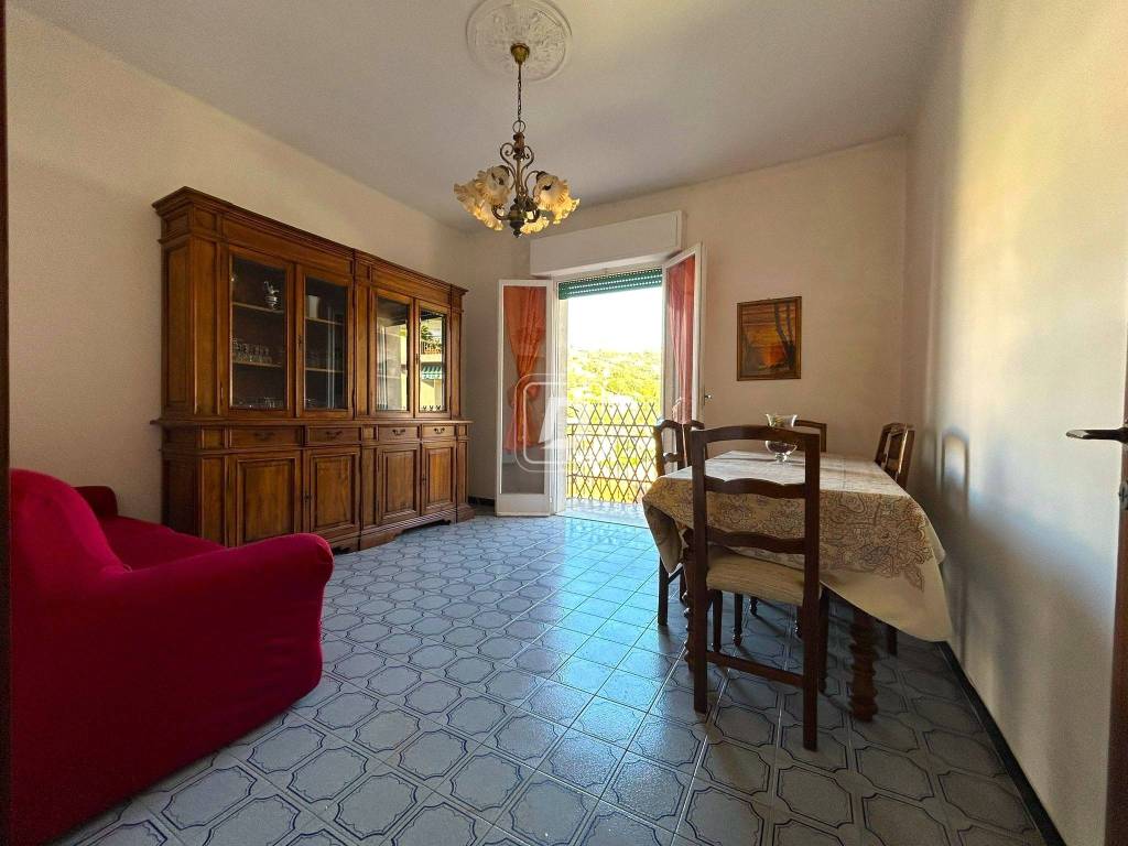 Appartamento in vendita a Imperia via Diano Calderina
