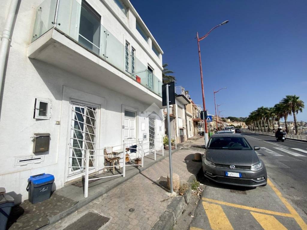 Casa Indipendente in vendita a Messina via Consolare Pompea, 1133