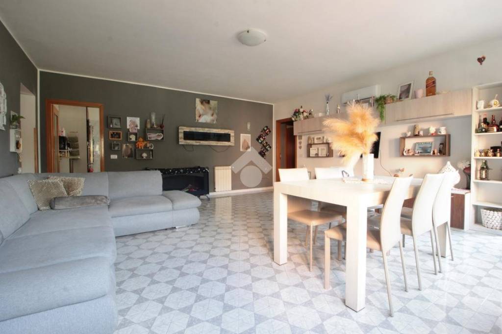 Appartamento in vendita a Messina via Umberto Terracini, 13