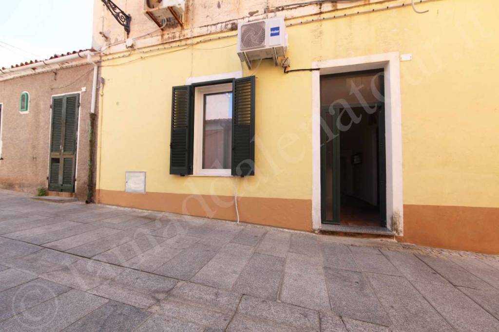 Appartamento in vendita a La Maddalena via Raffaello Sanzio, 12