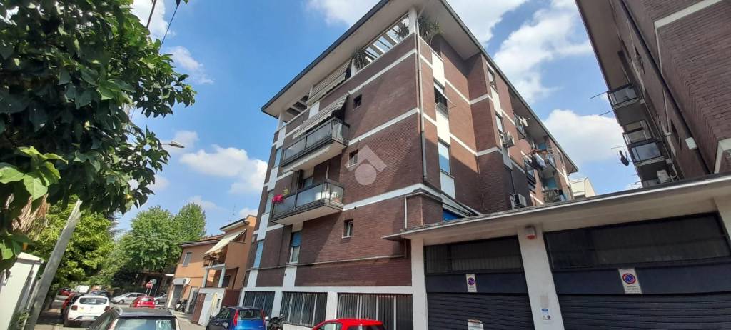 Appartamento in vendita a Cinisello Balsamo via Giovanni Paravisi, 5