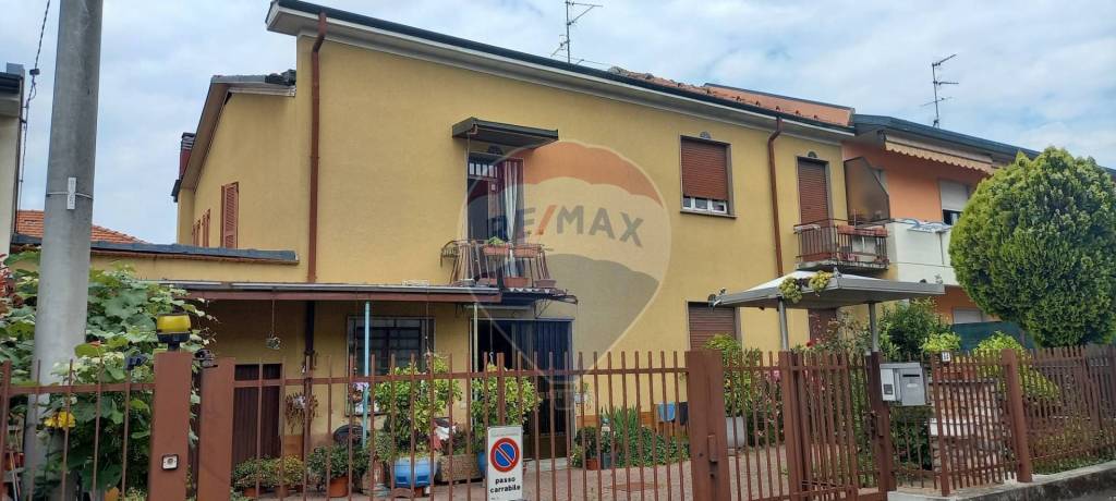 Casa Indipendente in vendita a Cassano Magnago via Gasparoli, 64A