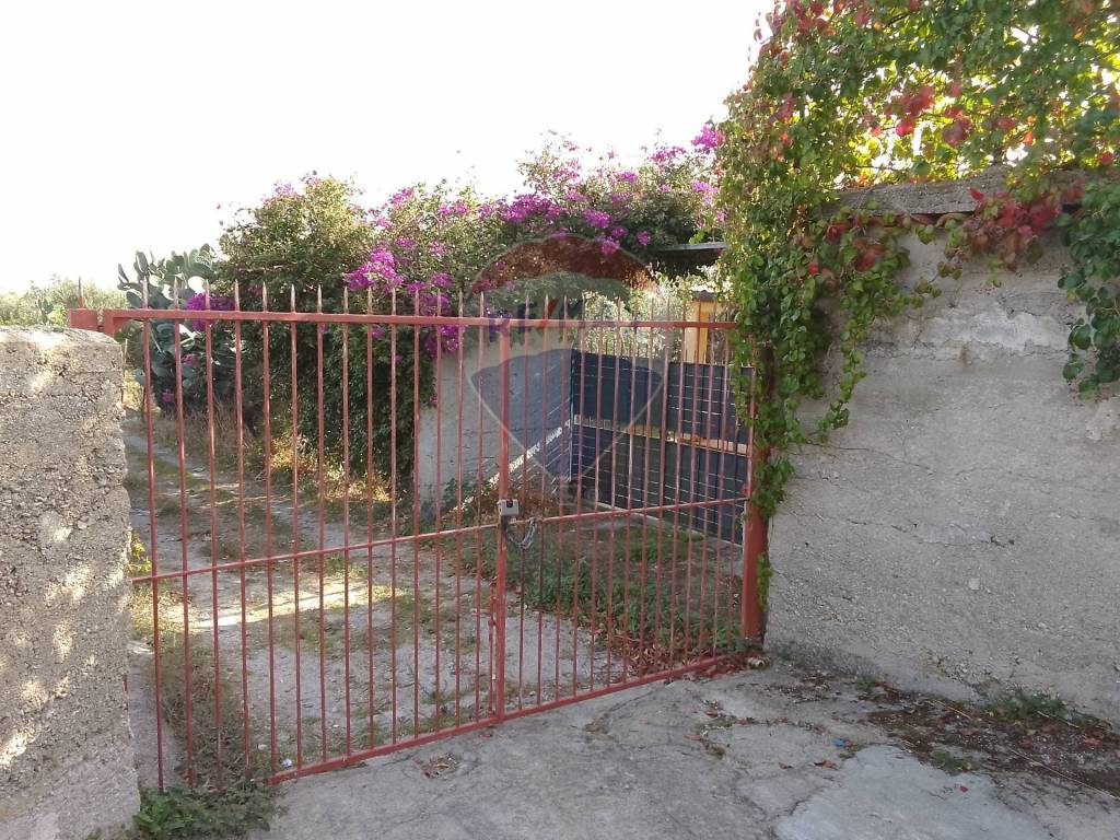 Casa Indipendente in vendita a Carini via Brindisi, 37
